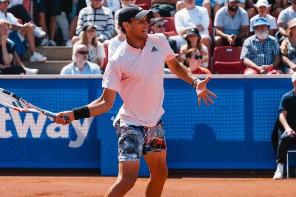 Victoria Azarenka's Racquet - Tennisnerd.net