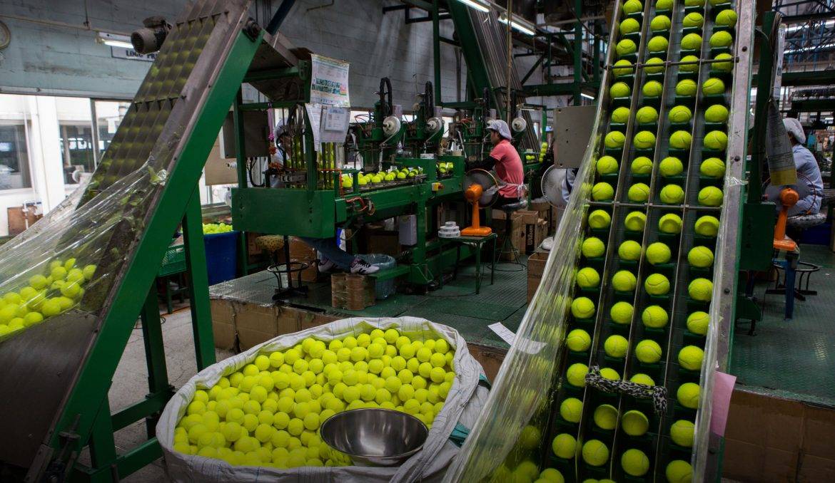 The history of tennis balls - Tennisnerd.net