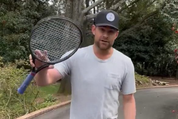 Andy Roddick needs a new racquet - Tennisnerd.net